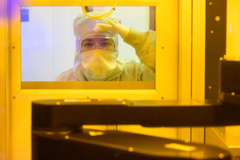Intel Opens Fab 9 in New Mexico - Intel Newsroom