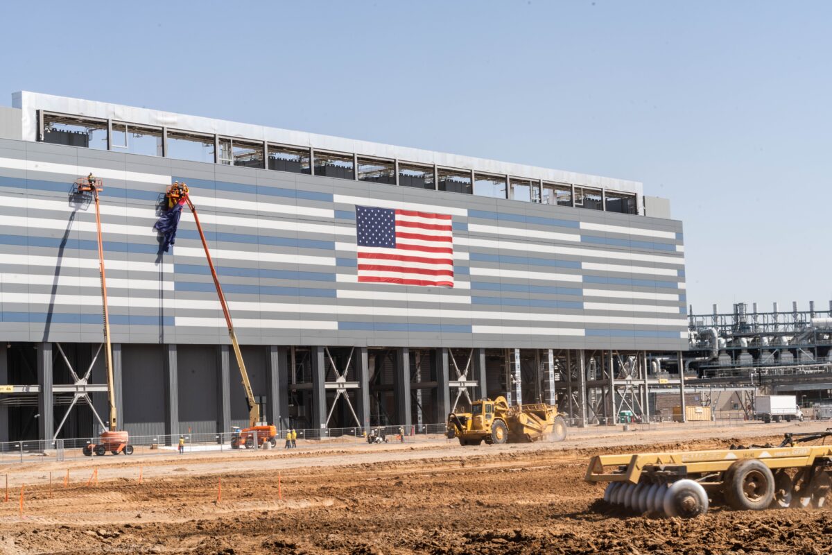 Press Kit: Intel Breaks Ground in Arizona - Newsroom