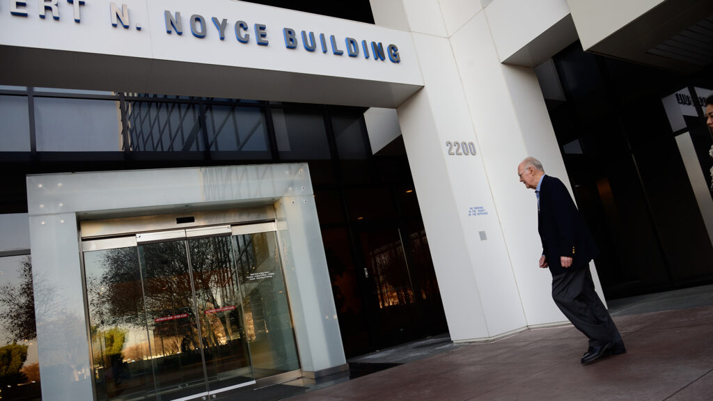 Gordon Moore, Intel Co-Founder, Dies at 94 - Intel Newsroom