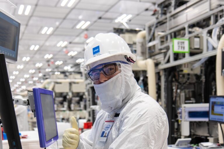 Intel’s New Fab in Ireland Begins High-Volume Production of Intel 4 ...