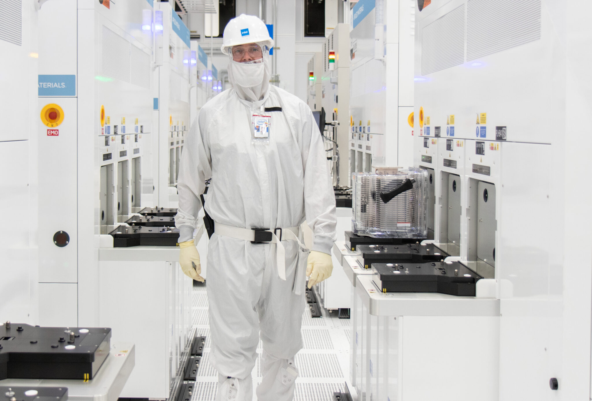 Intel’s New Fab in Ireland Begins High-Volume Production of Intel 4 ...