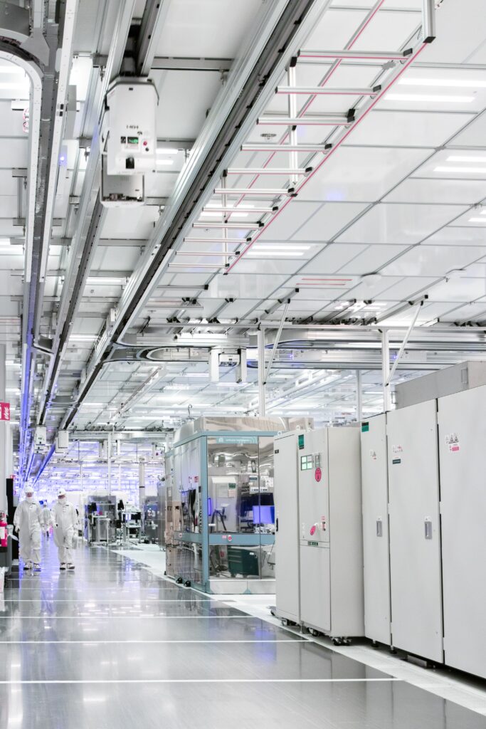 Intel’s New Fab in Ireland Begins High-Volume Production of Intel 4 ...