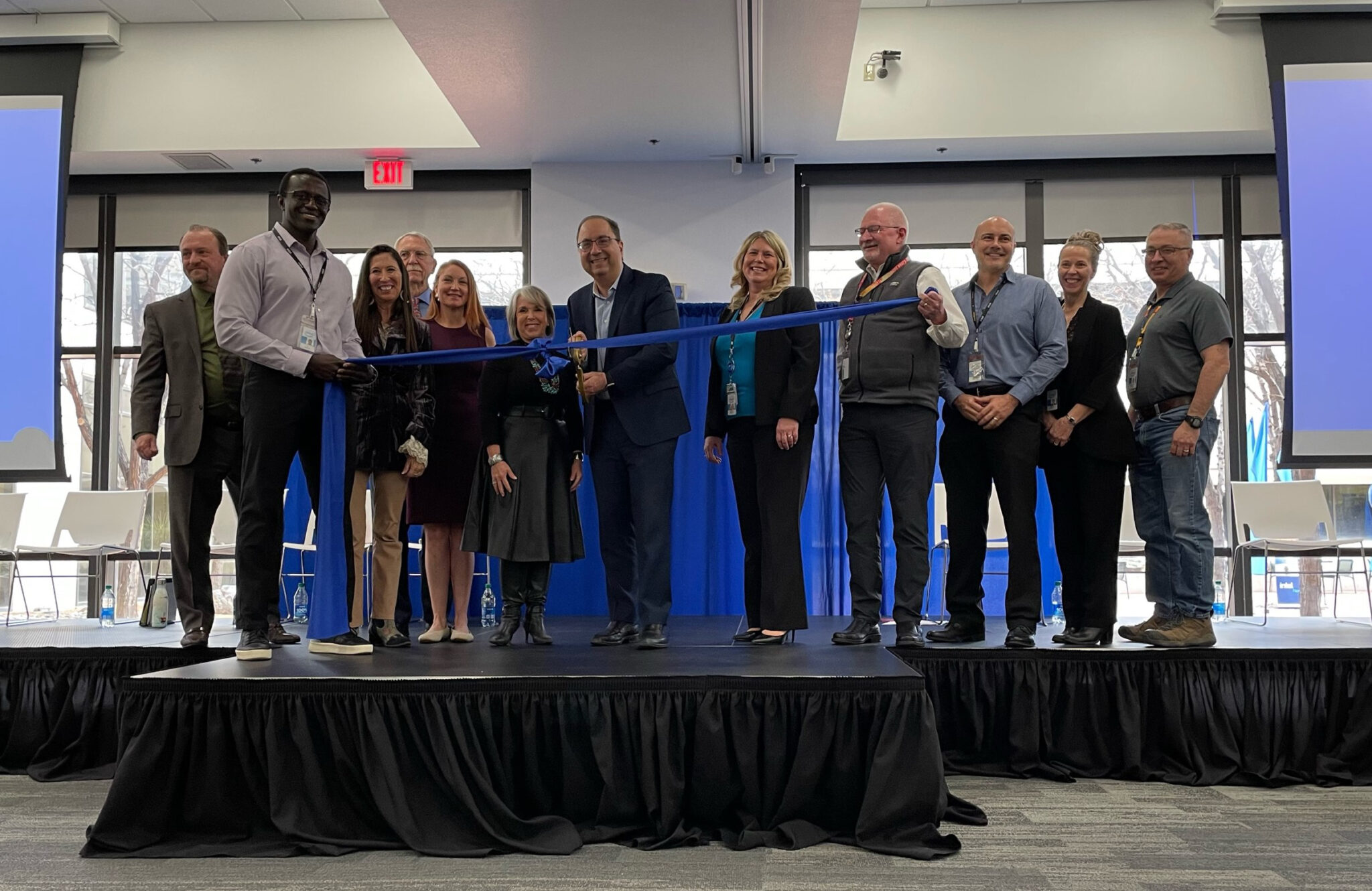 Intel Opens Fab 9 in New Mexico - Intel Newsroom