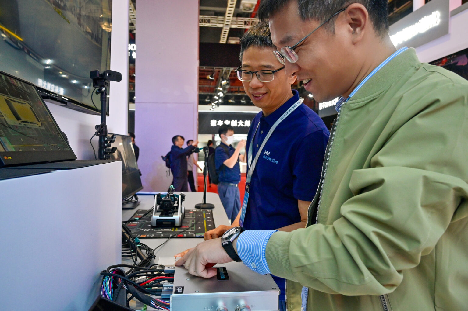 Intel Accelerates Software-Defined Vehicles with Next-Gen SoC and ...