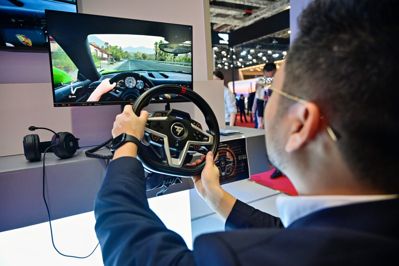 Intel Accelerates Software-Defined Vehicles with Next-Gen SoC and ...