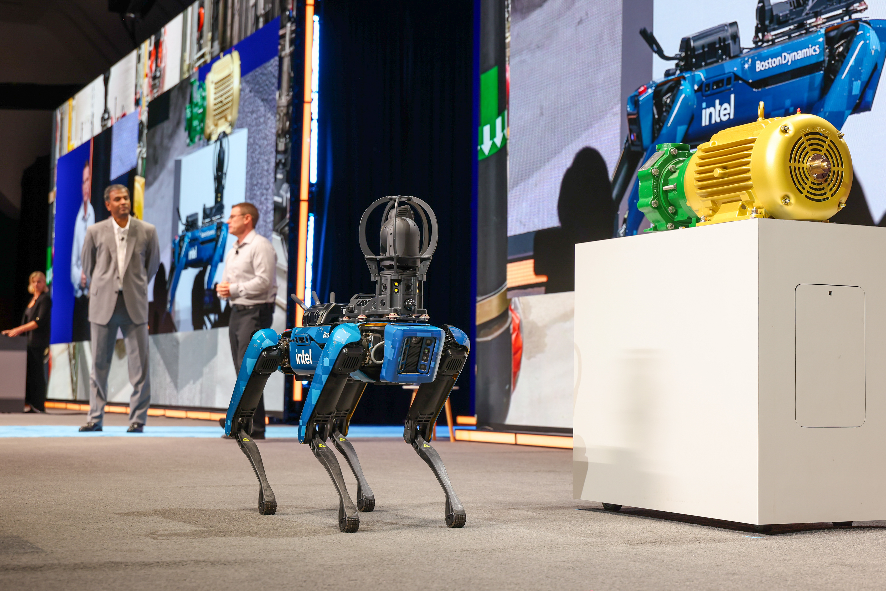 Postcard from Intel Foundry Direct Connect: Chip Roams Intel Factories ...