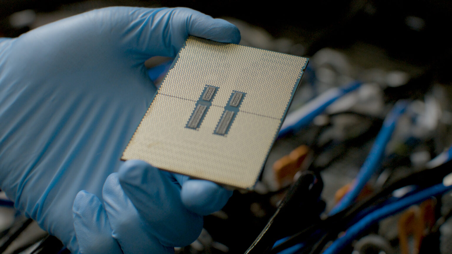 Intel and Shell Advance Immersion Cooling in Xeon-Based Data Centers ...