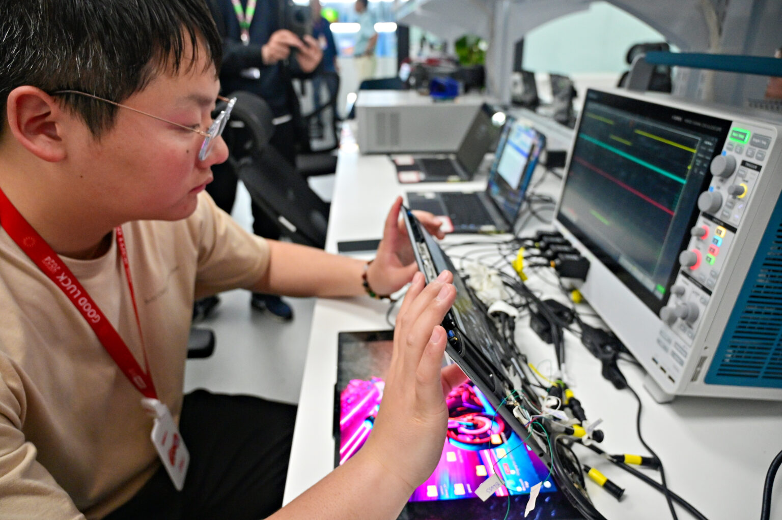 Intel and Lenovo Set a New Standard for AI-Powered PC Experiences ...